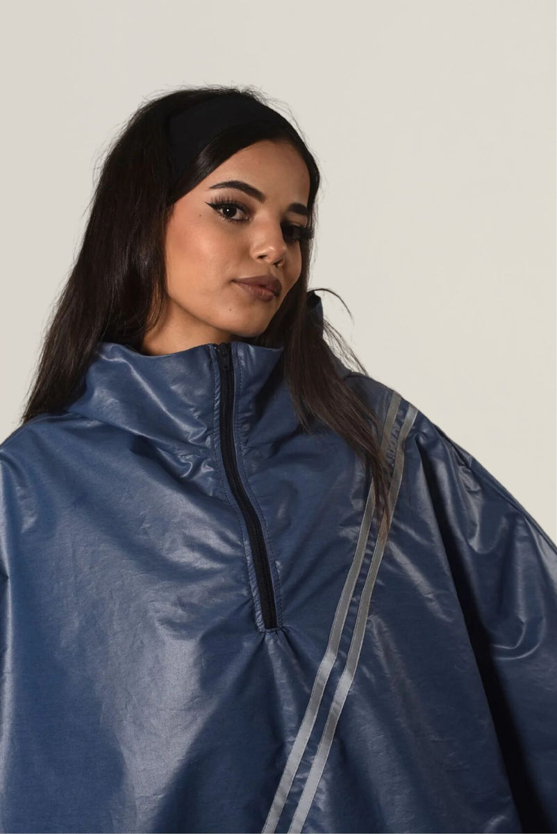 Women's rain cape 100% recycled and made in France – La Piece Paris